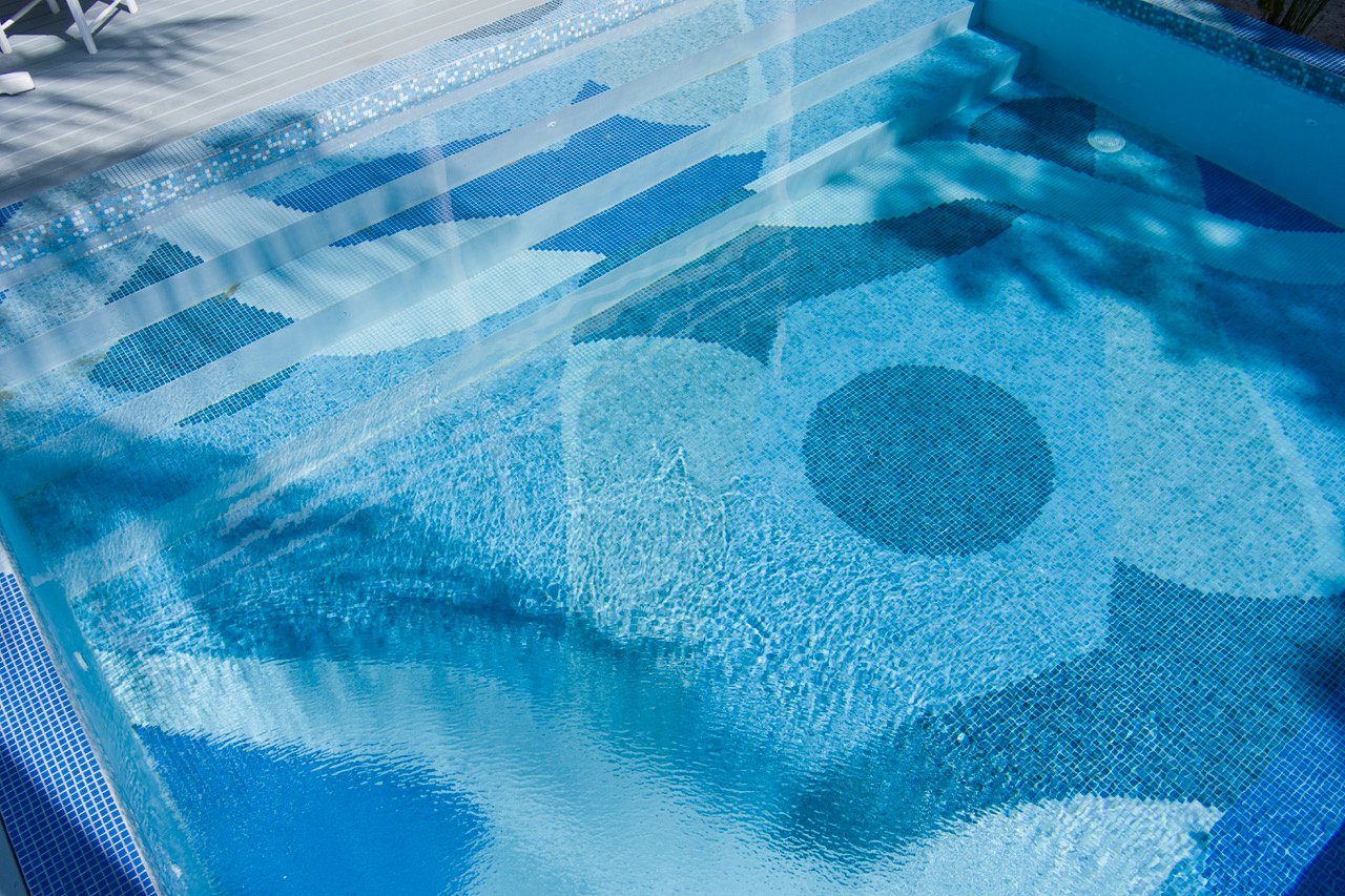 Geoff McFetridge’s Mosaic Wall in Belize | MEC Glass Tile Art